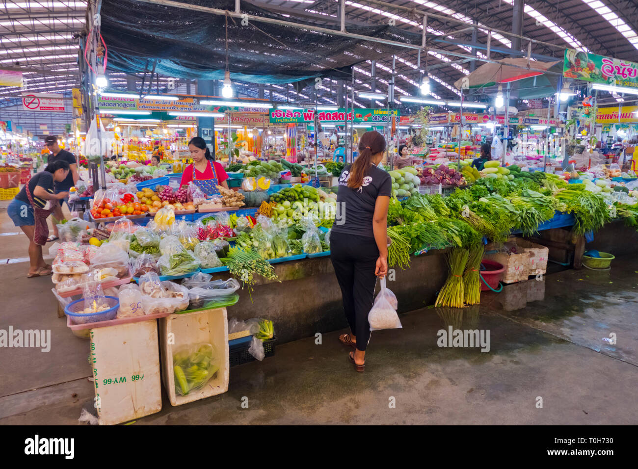 Star Fresh Market, market hall, Rayong, Thailand Stock Photo - Alamy