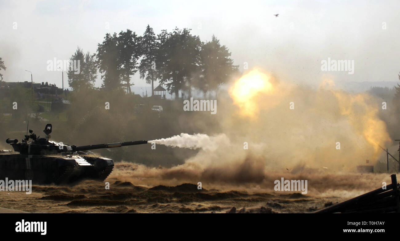 Shooting Russian Tank, T 72 Attack, Tank Rides, Dust, Smoke, Military ...