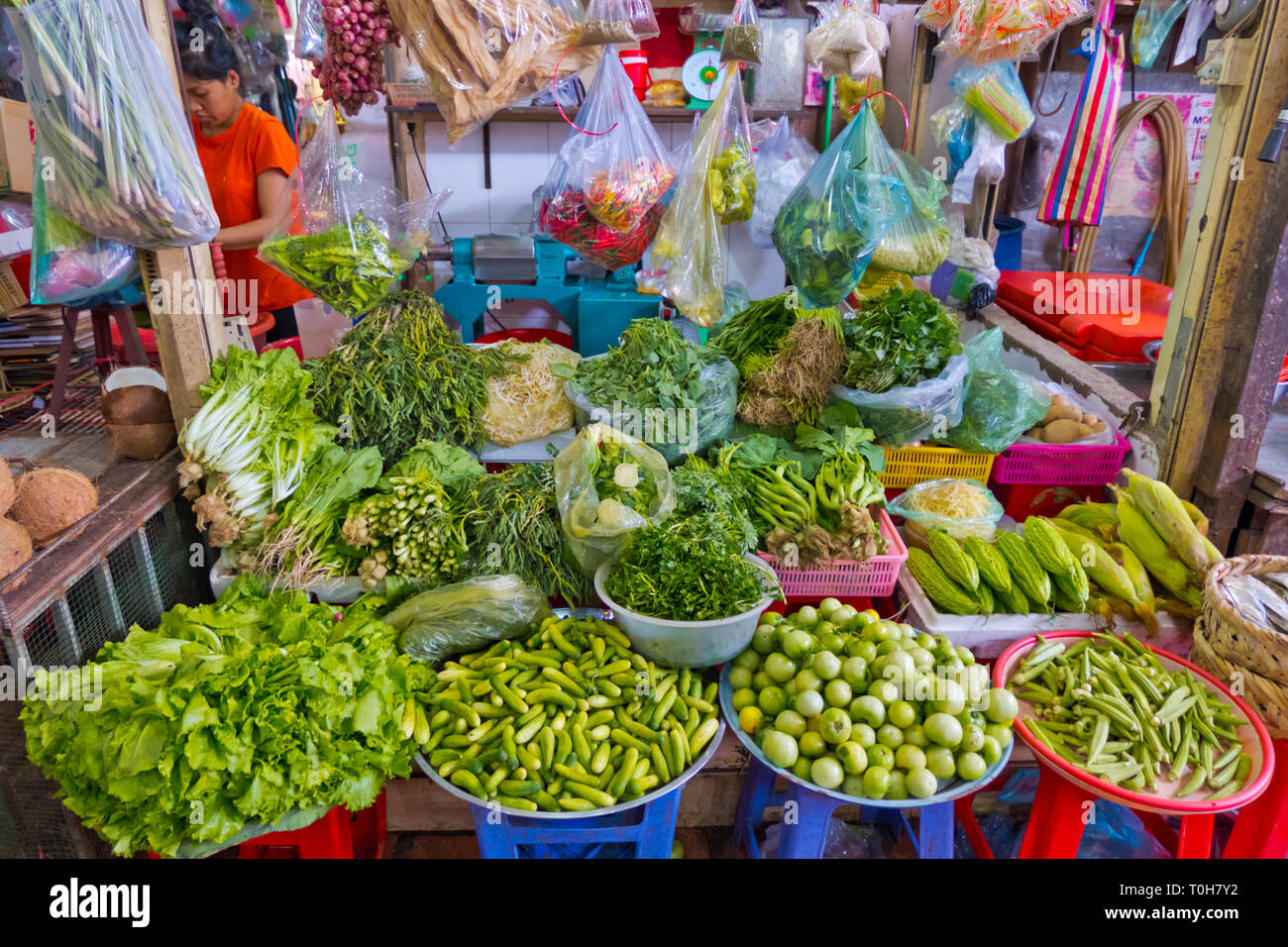 Vegetables market phnom penh cambodia hi-res stock photography and ...