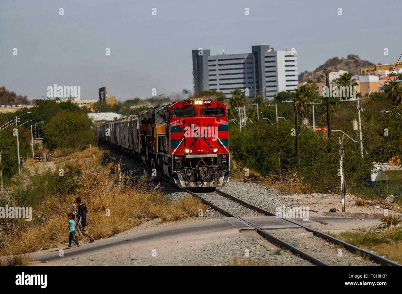 Train or Mexican railways passing through the popular colony in Ranchito and Metalera. Now ...