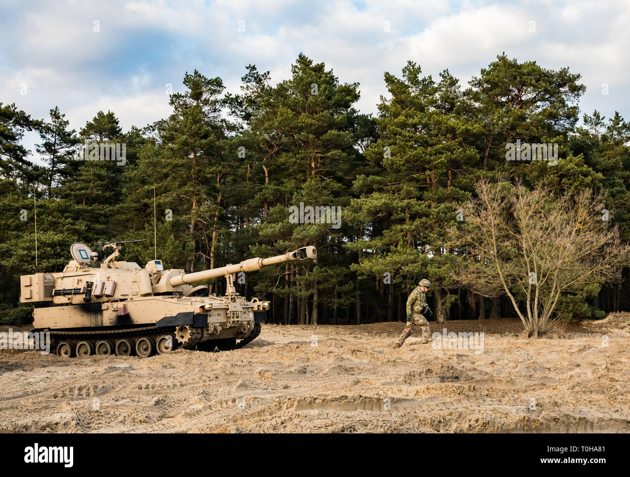 A Soldier assigned to Delta Battery, 1st Battalion, 5th Field Artillery ...