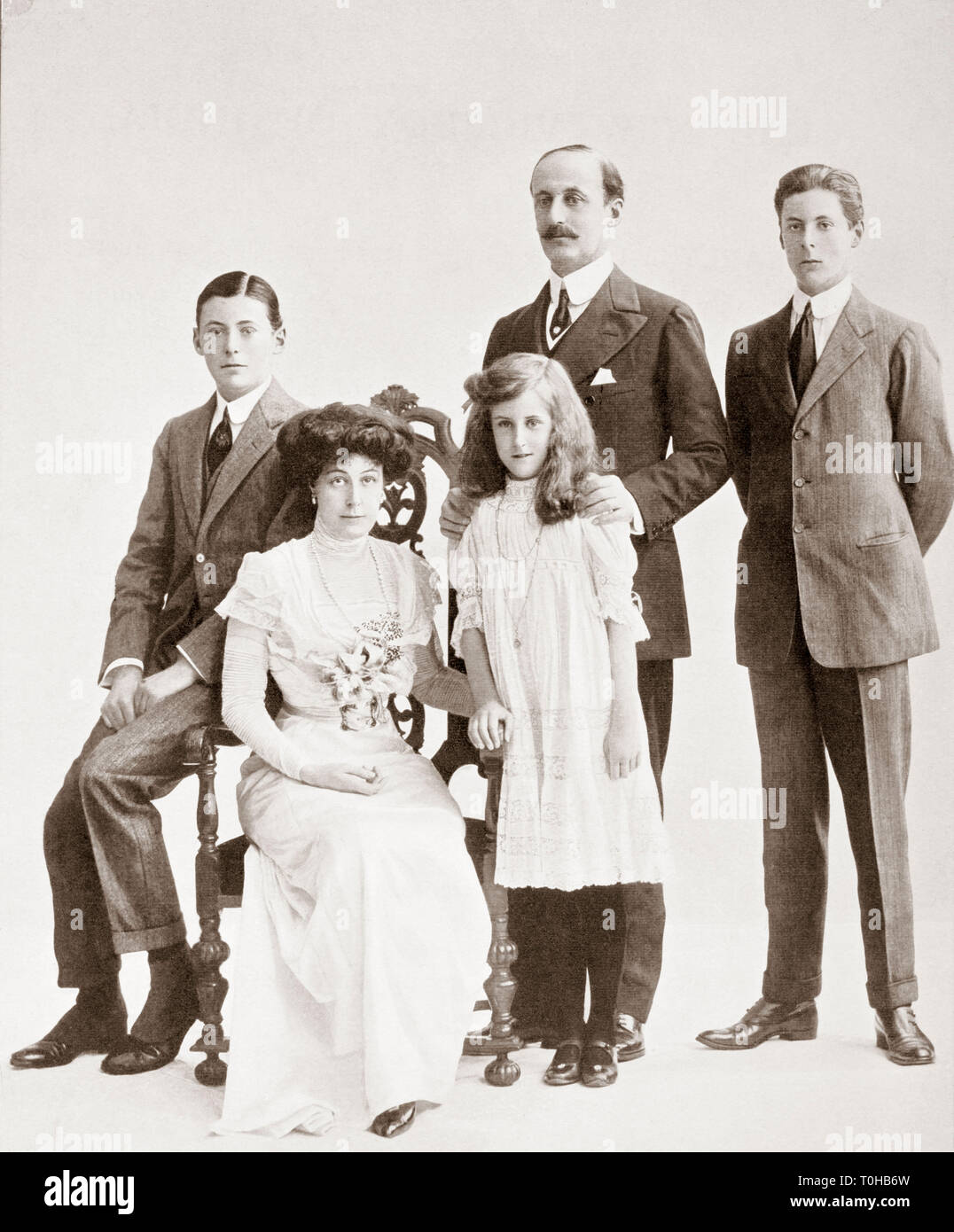 Charles hardinge 1910 hi-res stock photography and images - Alamy