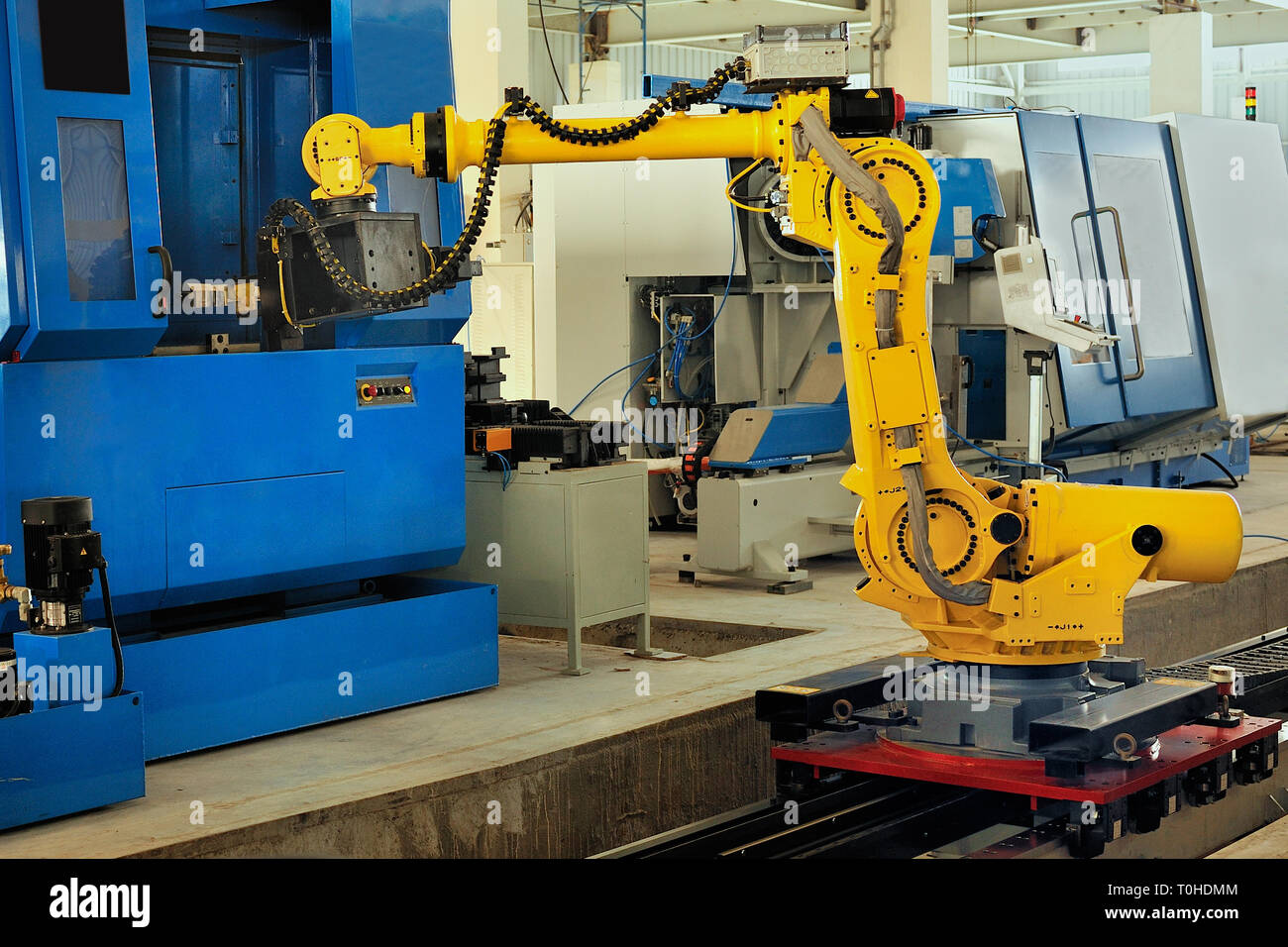 Robotic manufacturing hi-res stock photography and images - Alamy