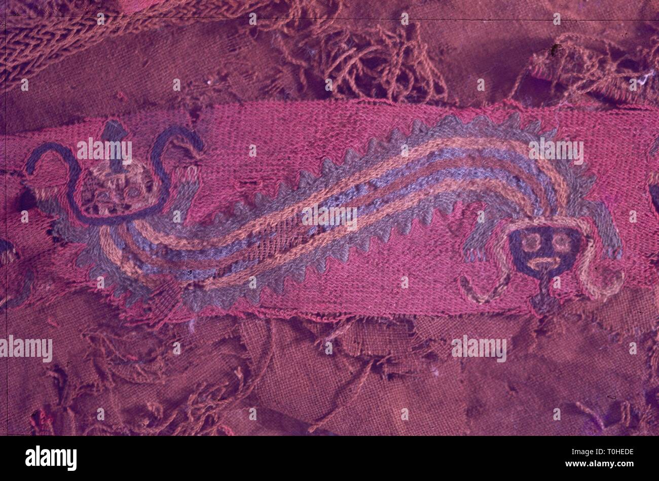 Paracas textile hi-res stock photography and images - Alamy