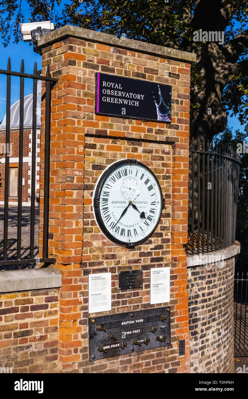 Shepherd gate 24 hour clock hi-res stock photography and images - Alamy