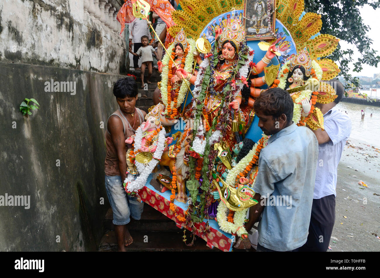 Goddess durga killing demon mahishasura hi-res stock photography and ...