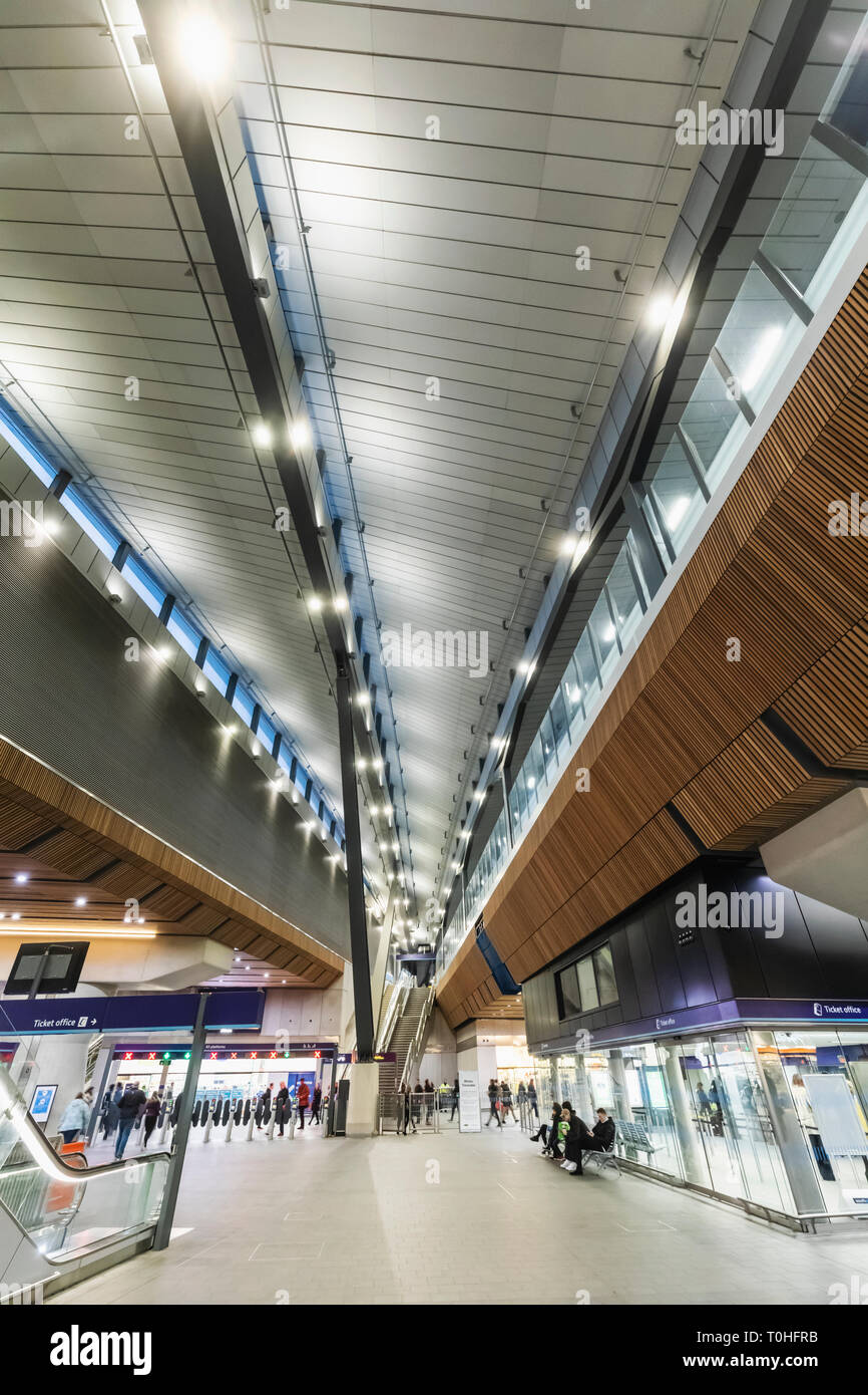 London bridge station entrance and the shard hi-res stock photography ...