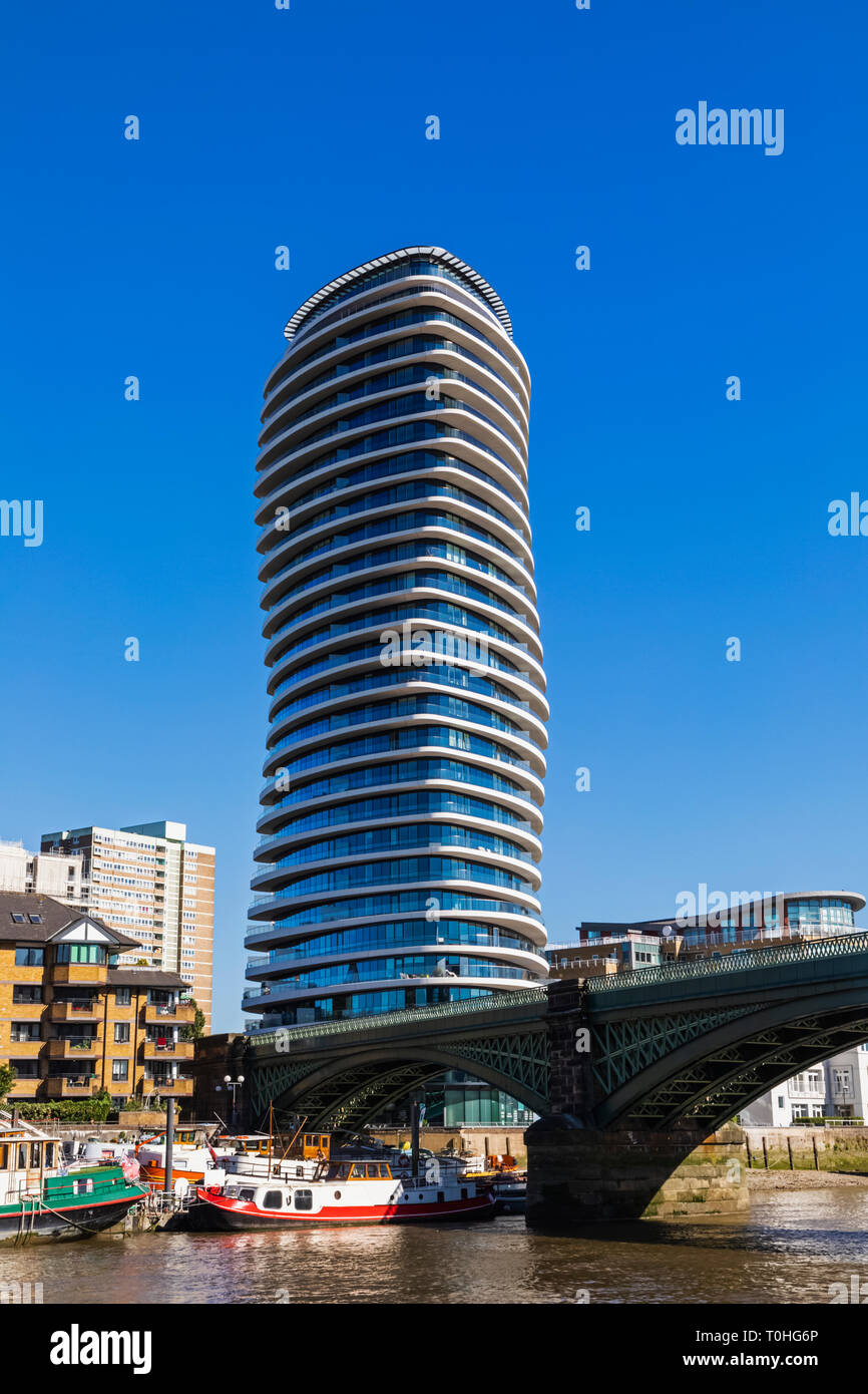 England, London, Battersea, Lombard Wharf Tower Riverside Apartment ...