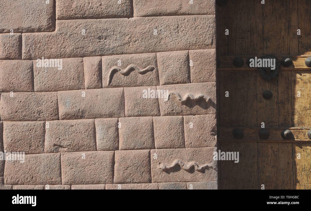 Palace of inca roca hi-res stock photography and images - Alamy