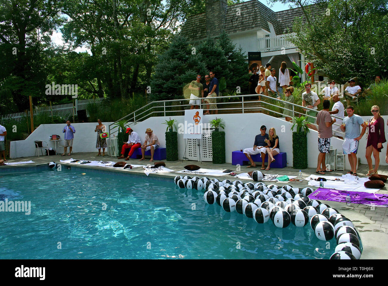 Hamptons party atmosphere hi-res stock photography and images - Alamy