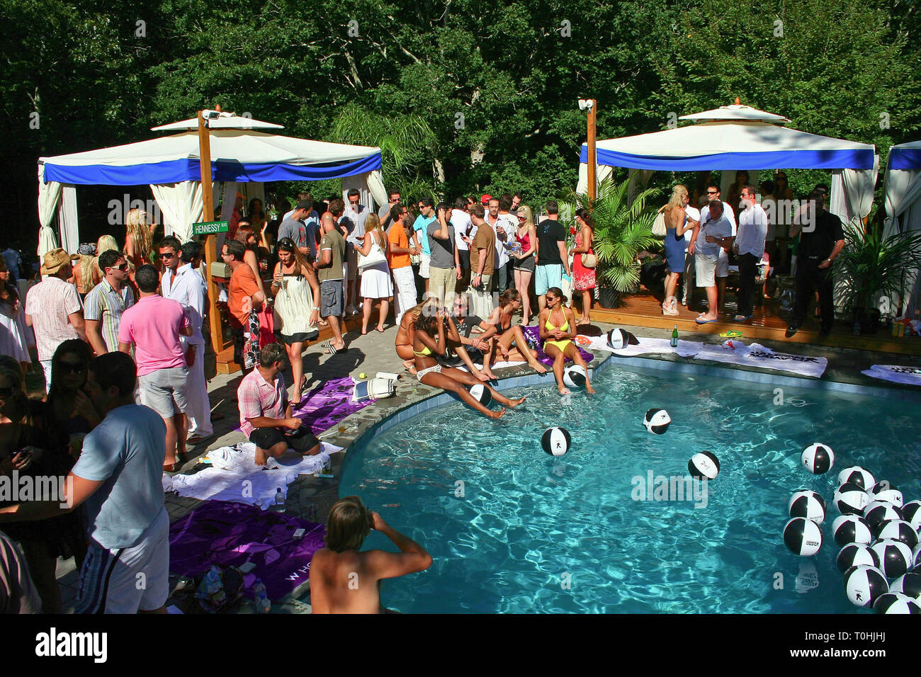 Southampton, NY, USA. 02 Sep, 2007. Atmosphere at The Sunday, Sep 2 ...