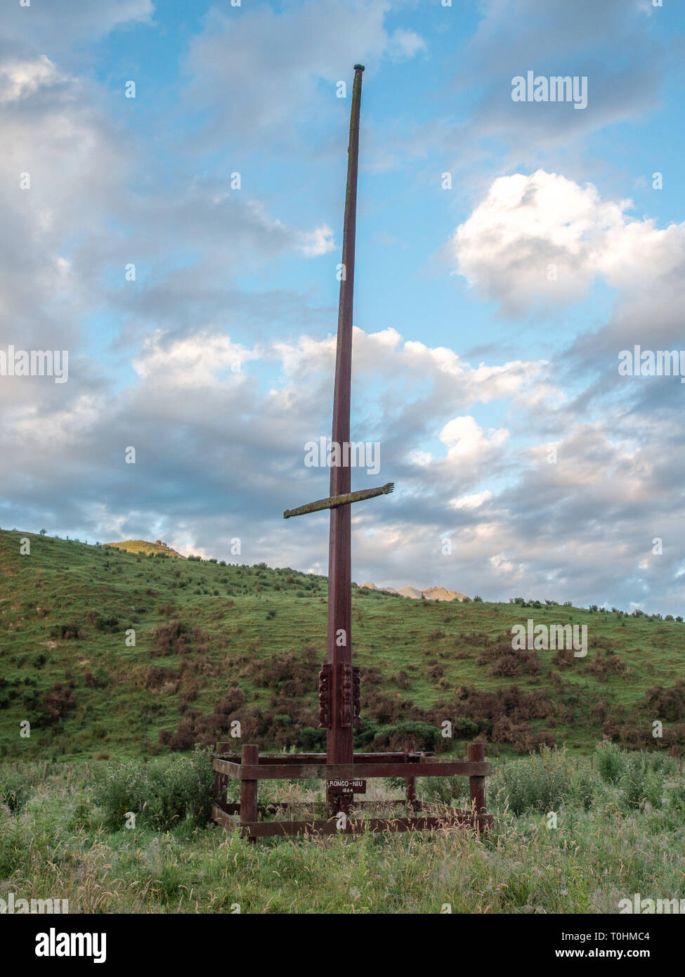 Rongo Nui, Hauhau ceremonial pole, Maraekowhai, Whanganui River ...