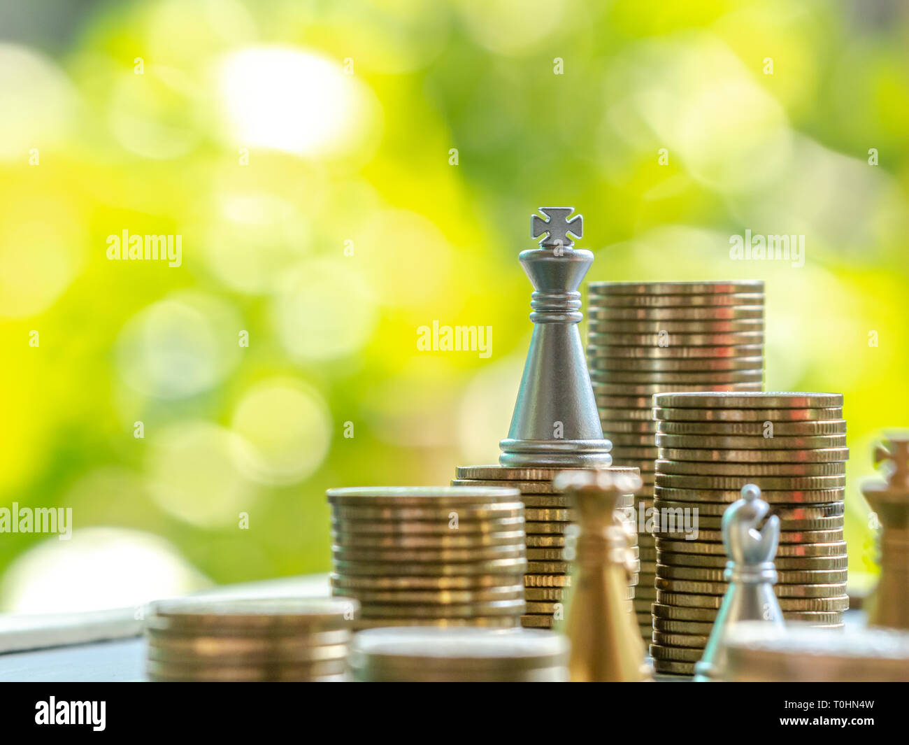 Chess king with dollar hi-res stock photography and images - Alamy