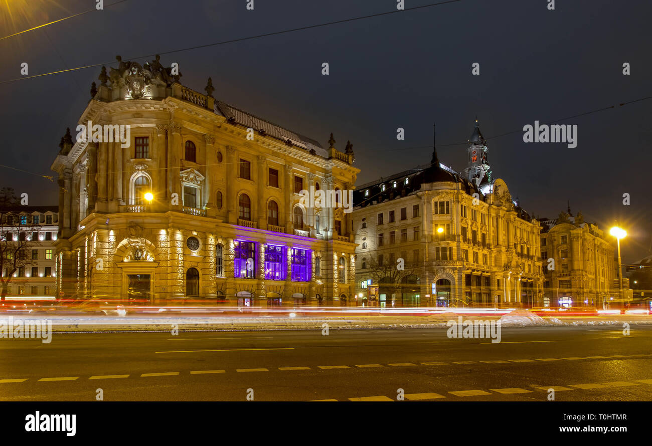 Munich skyline night hi-res stock photography and images - Alamy