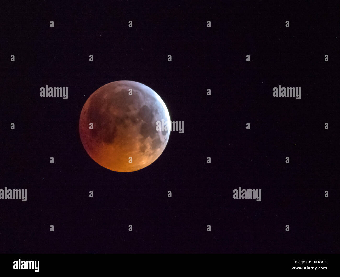 Total lunar eclipse of Super Blood Wolf Full Moon on 21 January 2019 ...