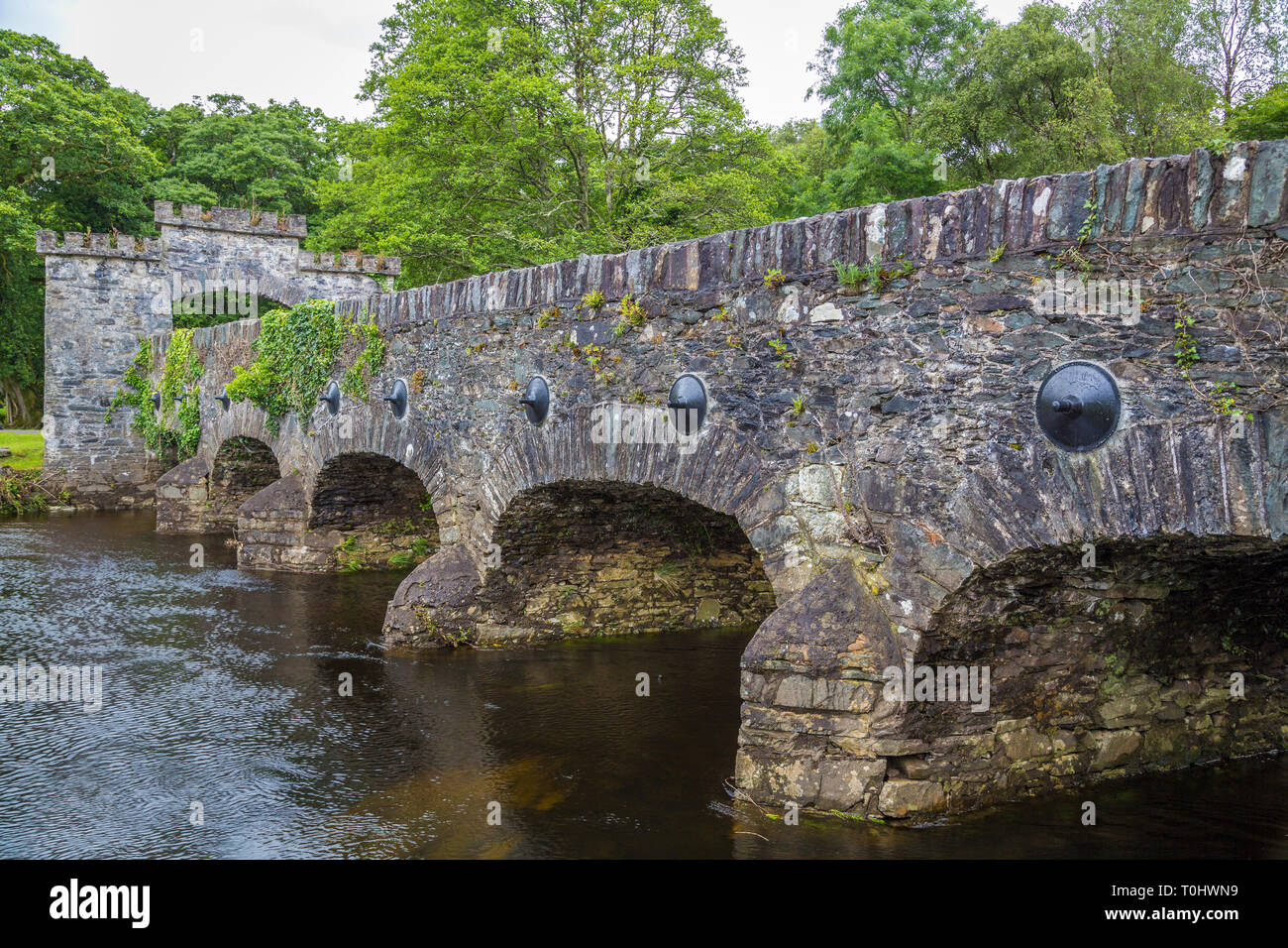 Bridge to Lord Brendans Cottage, Killarney Nationalpark, Co Kerry ...