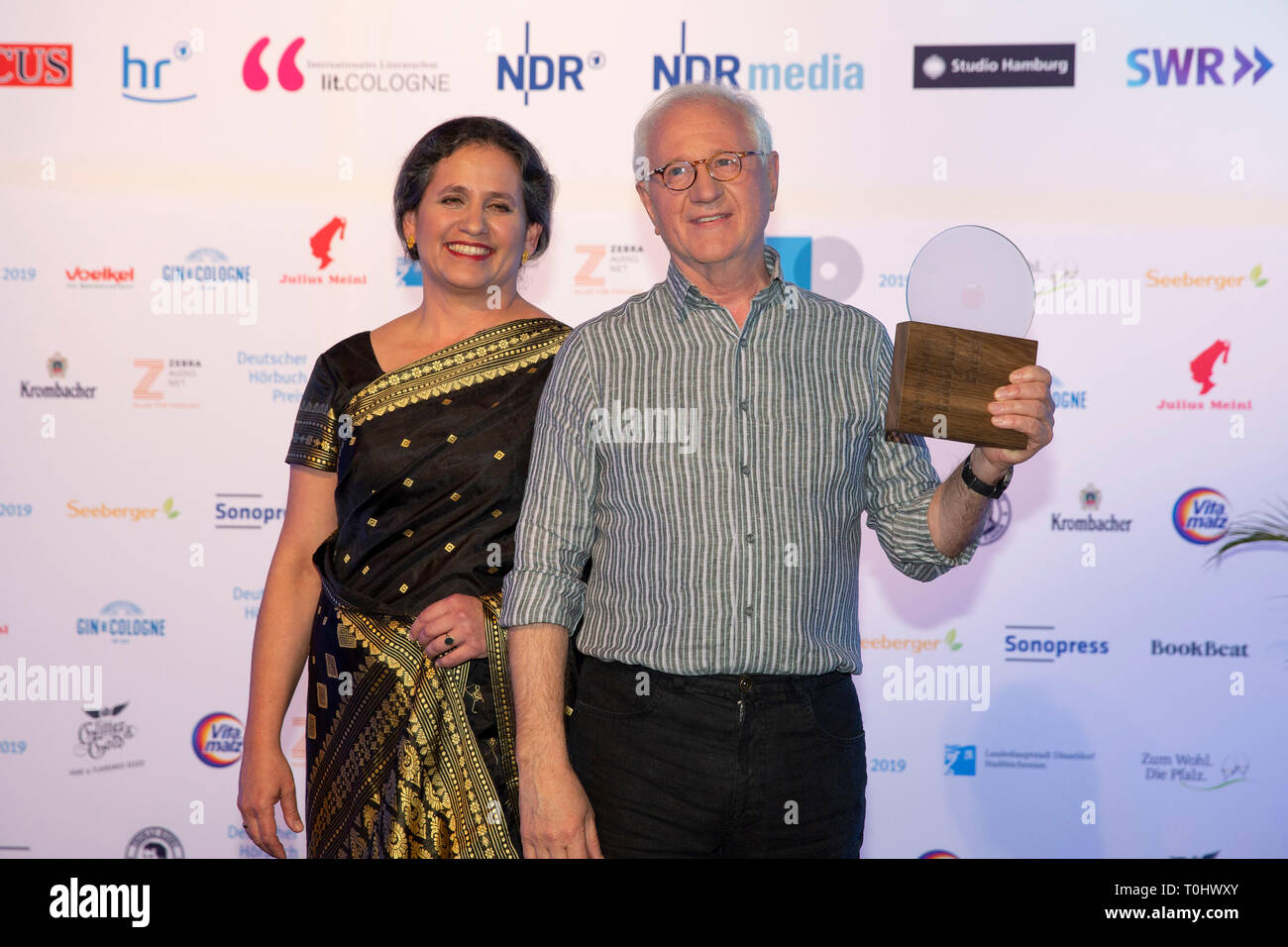 Sabeeka Gangjee-Well,Hans Well bei der Verleihung des Deutschen ...