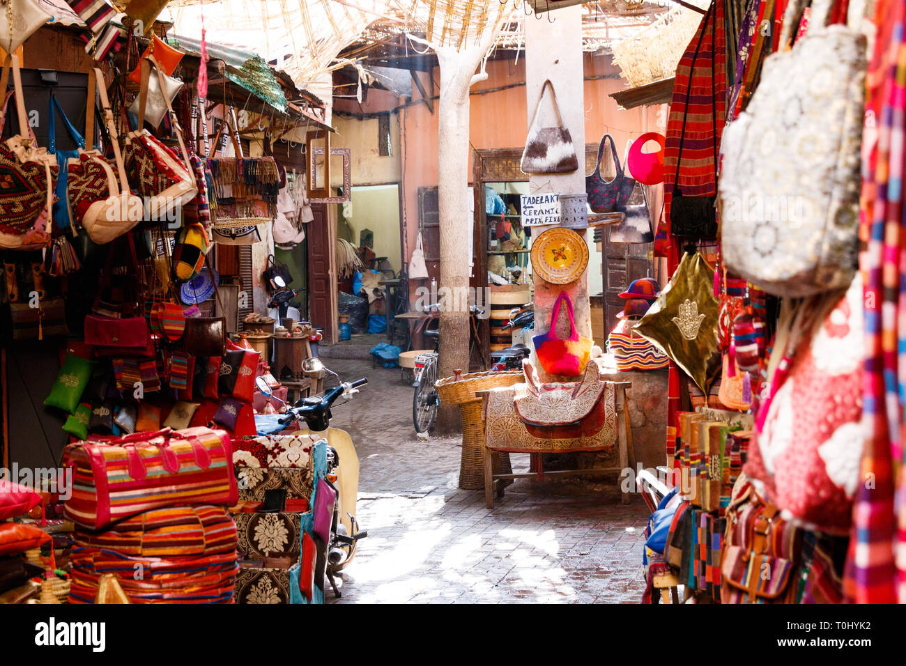 Copper morocco plate hi-res stock photography and images - Alamy