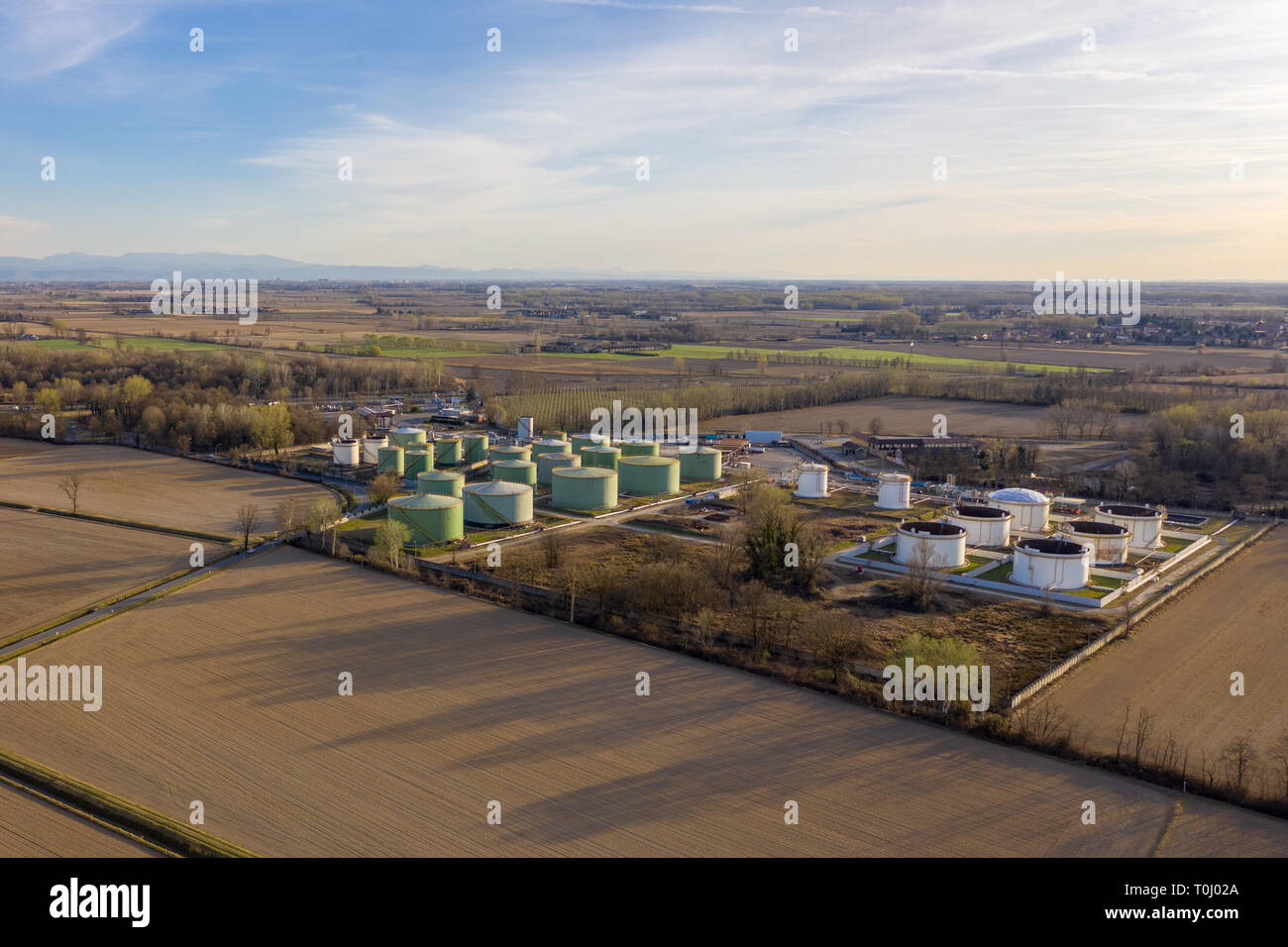 Container handling facility hi-res stock photography and images - Alamy