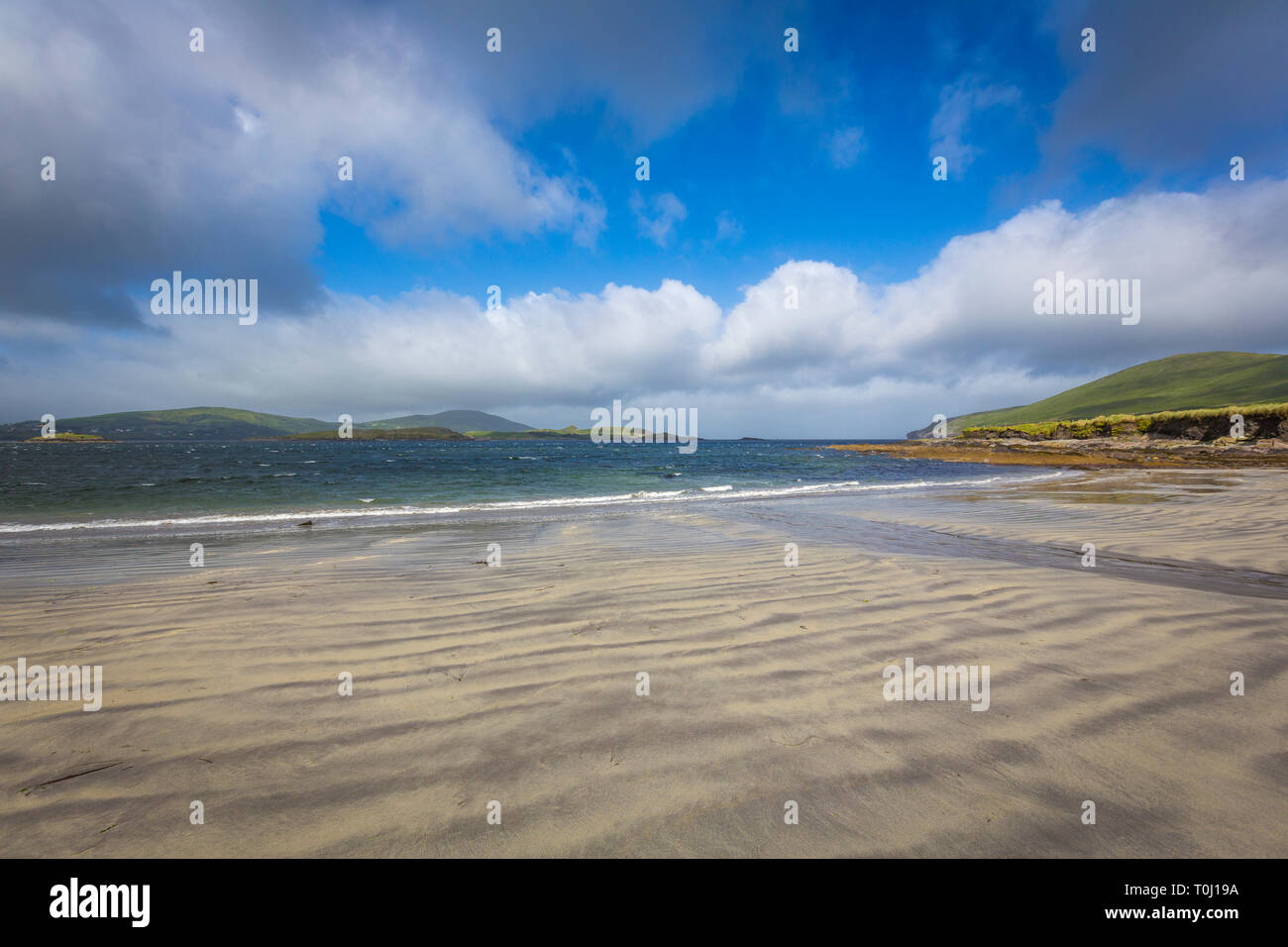 Walking at the White Strand, Co Kerry, Ireland Stock Photo - Alamy