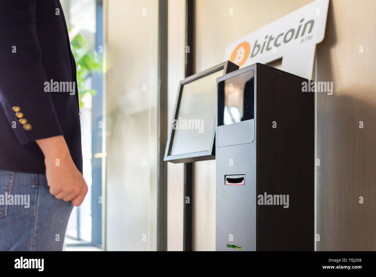 Bitcoin atm hi-res stock photography and images - Alamy