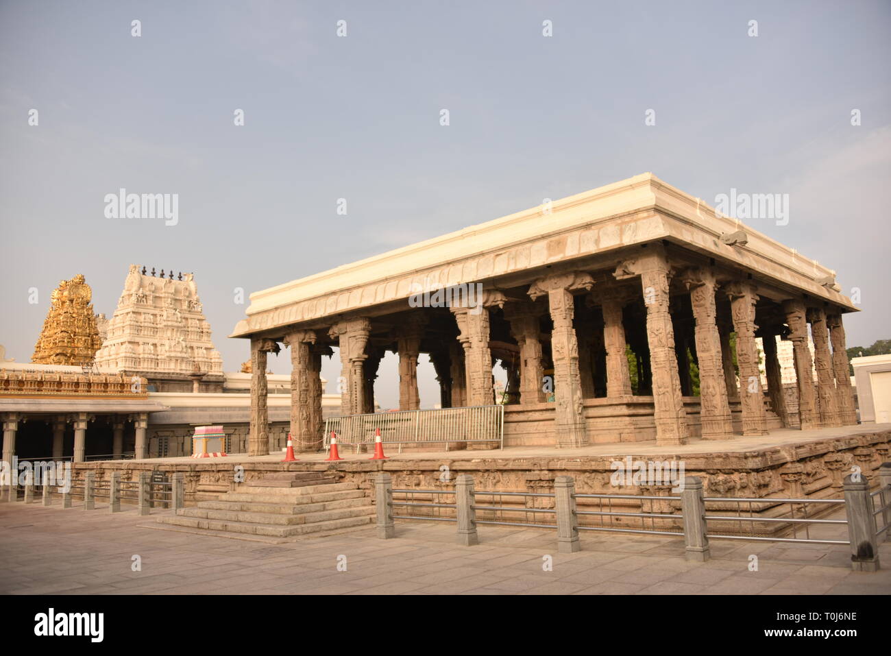 Kamakshi amman temple hi-res stock photography and images - Alamy