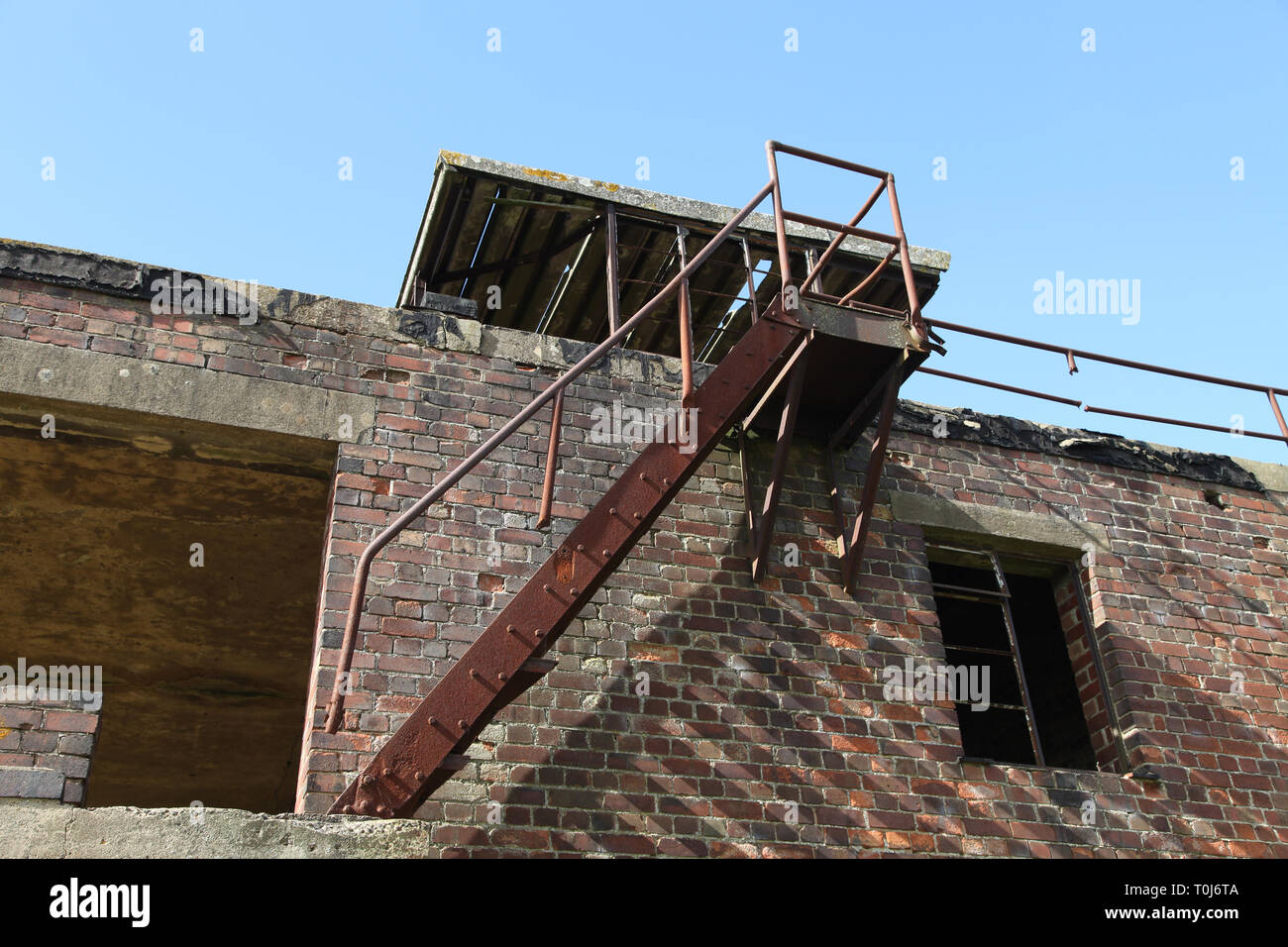 Ww2 raf control tower hi-res stock photography and images - Alamy