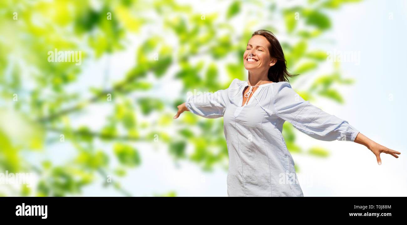 Natural woman 40s hi-res stock photography and images - Alamy