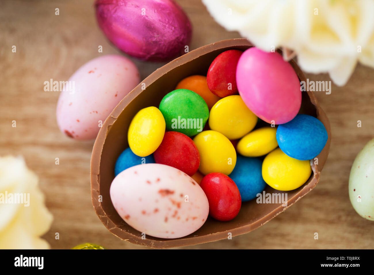 Easter egg drop hi-res stock photography and images - Alamy
