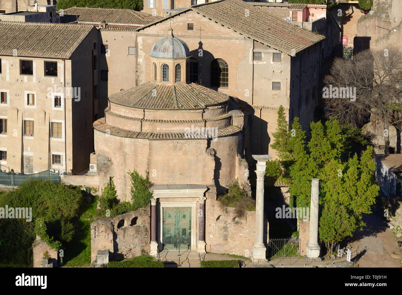 Roman circular temple hi-res stock photography and images - Alamy