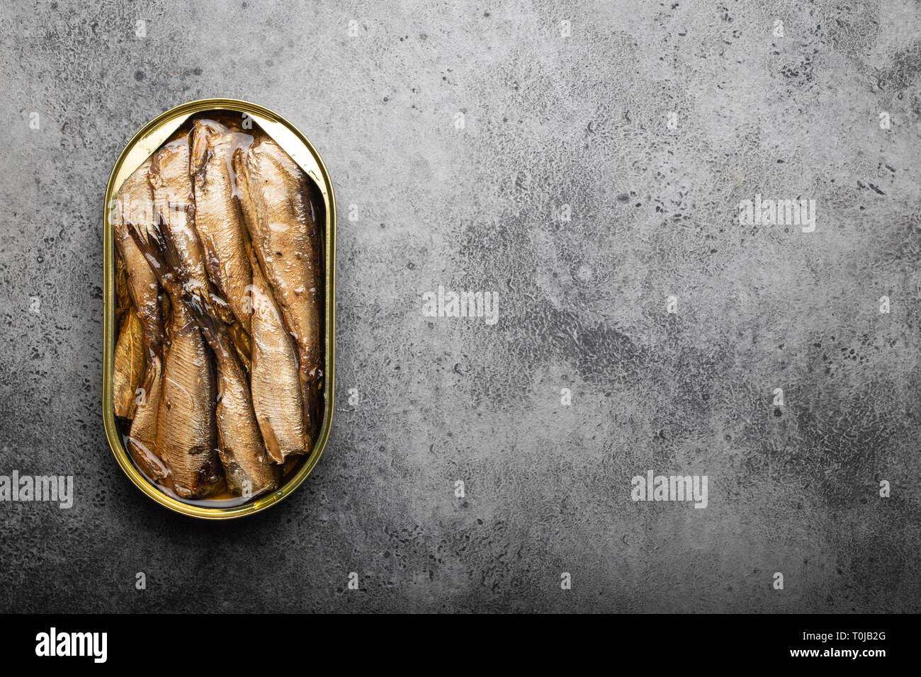 Canned smoked fish hi-res stock photography and images - Alamy