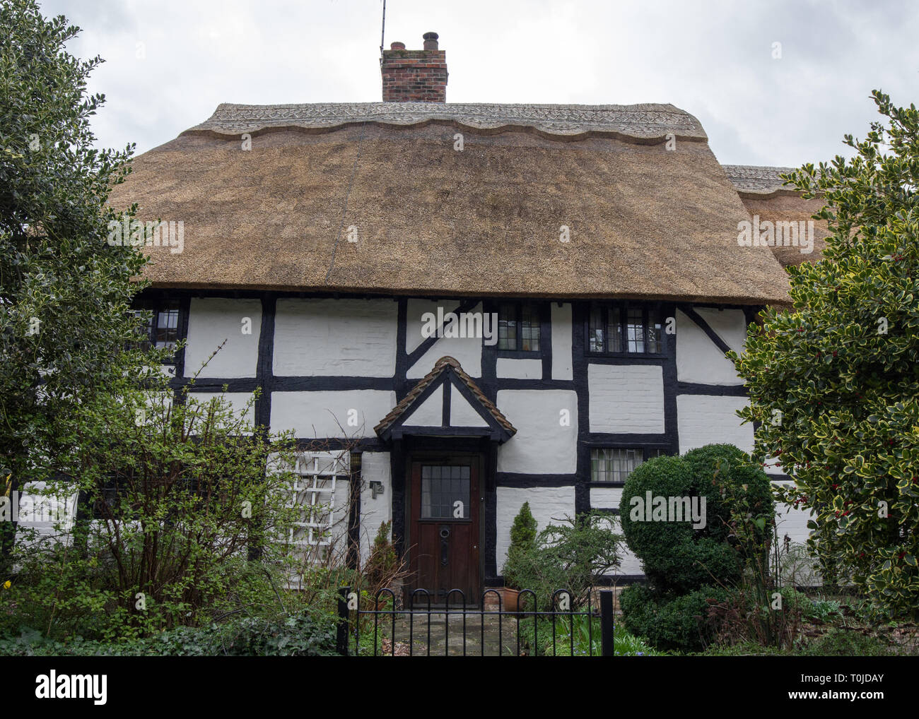 Thatched roof building in Stratford Upon Avon - Private Home - England ...
