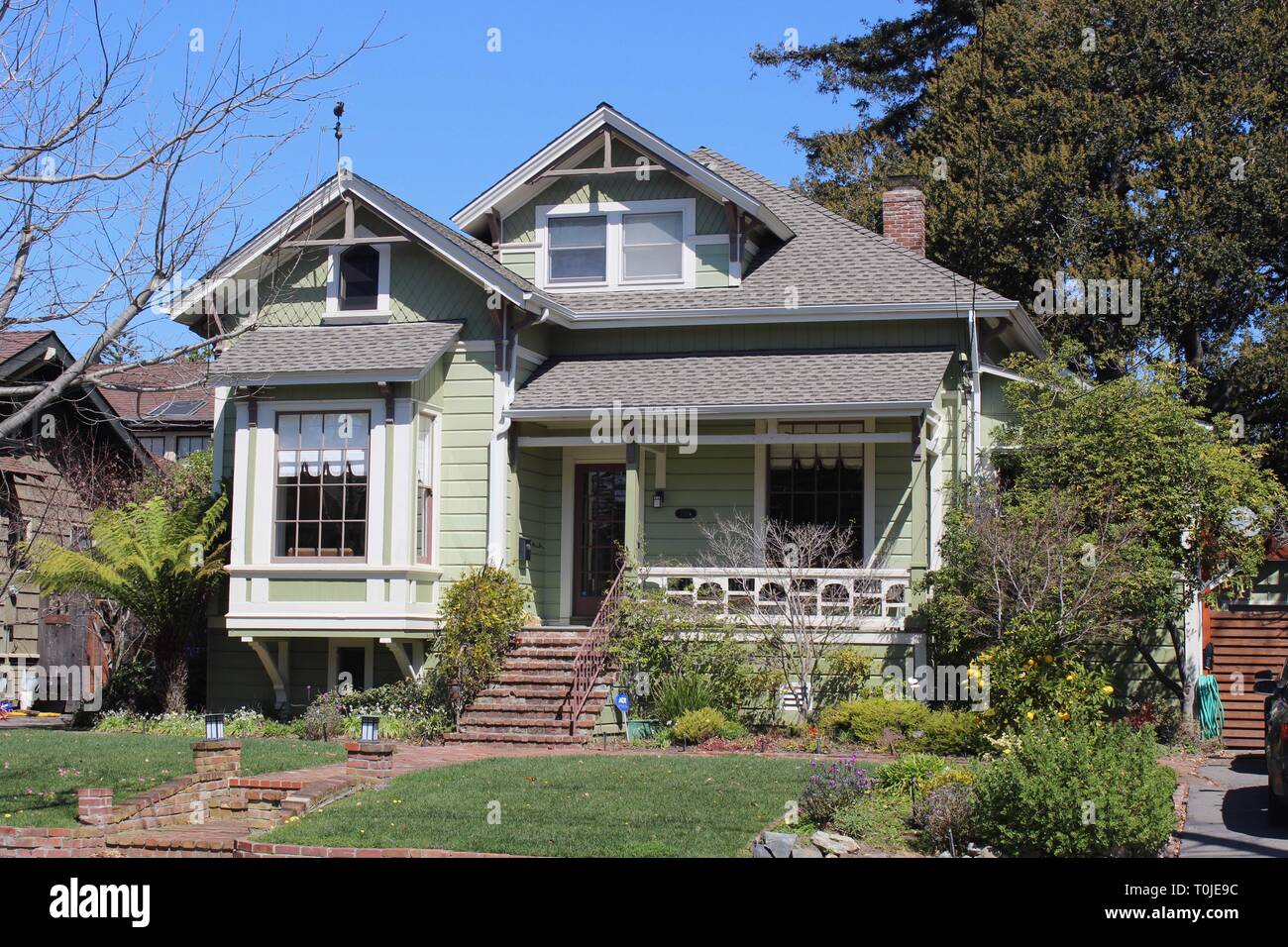 Queen Anne Cottage, ca. 1890, Alameda, California Stock Photo - Alamy