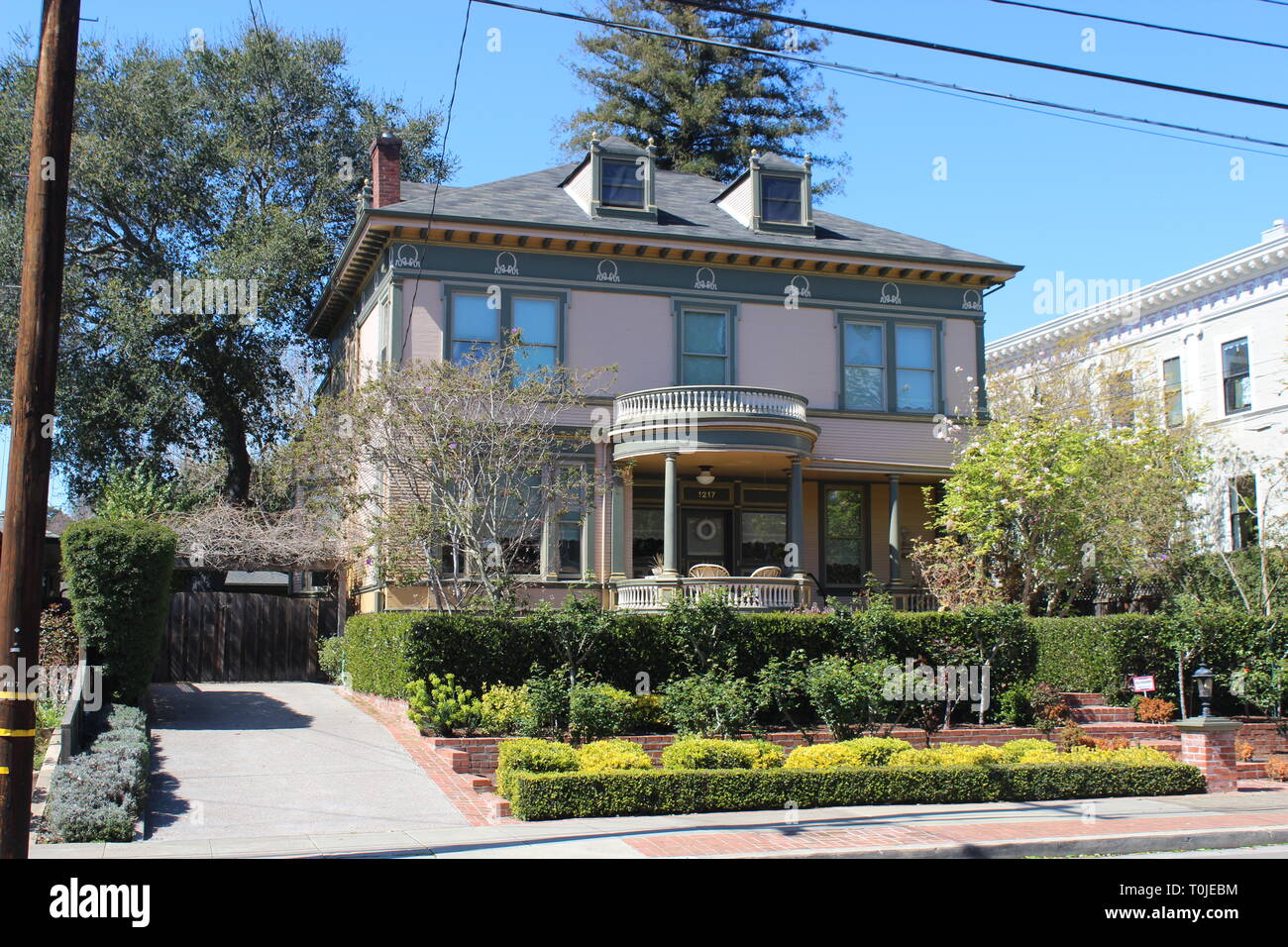 Colonial Revival House, built 1895, Alameda, California Stock Photo - Alamy