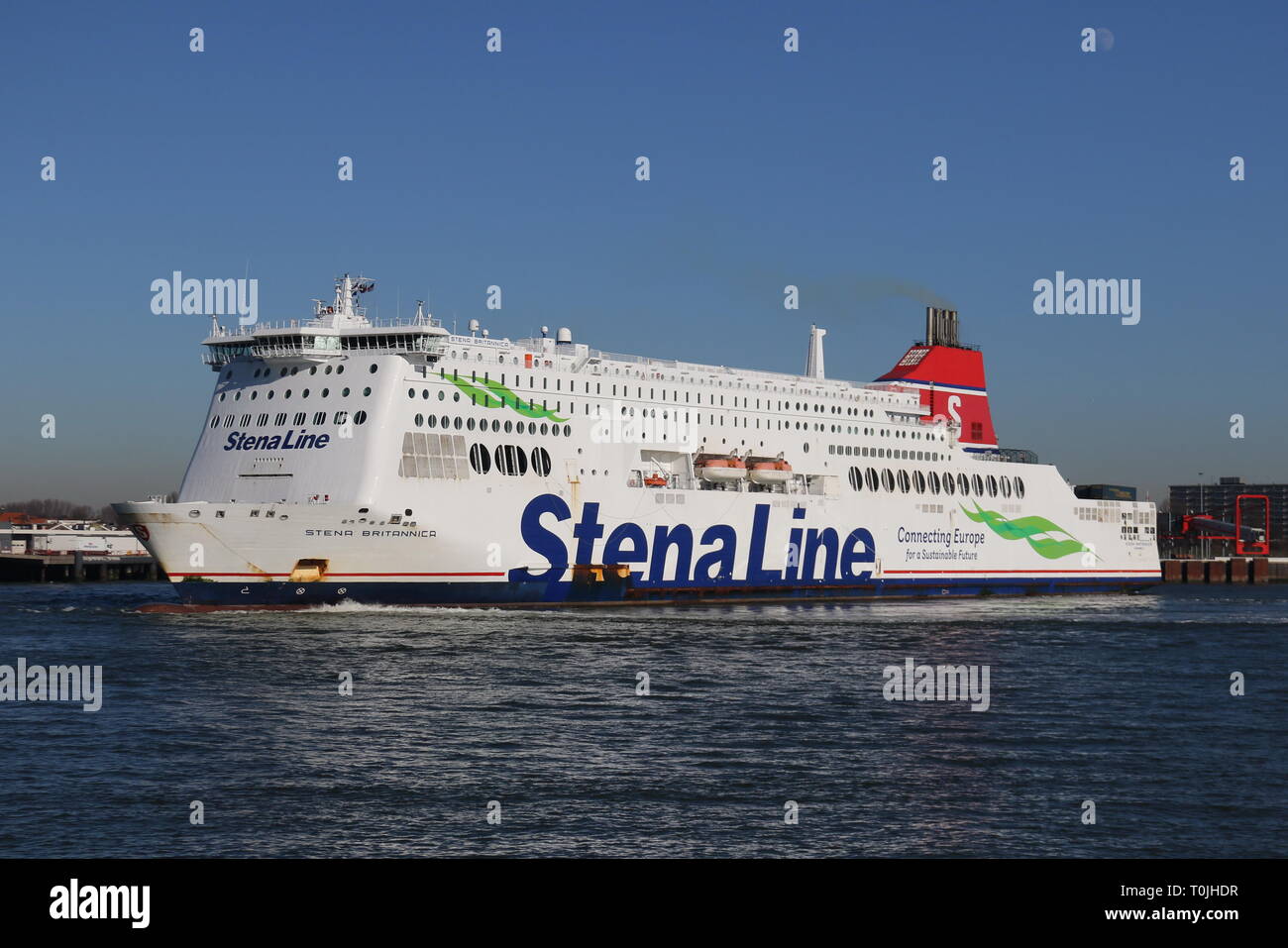 The car ferry Stena Britannica leaves the port of Rotterdam on 15.02. ...