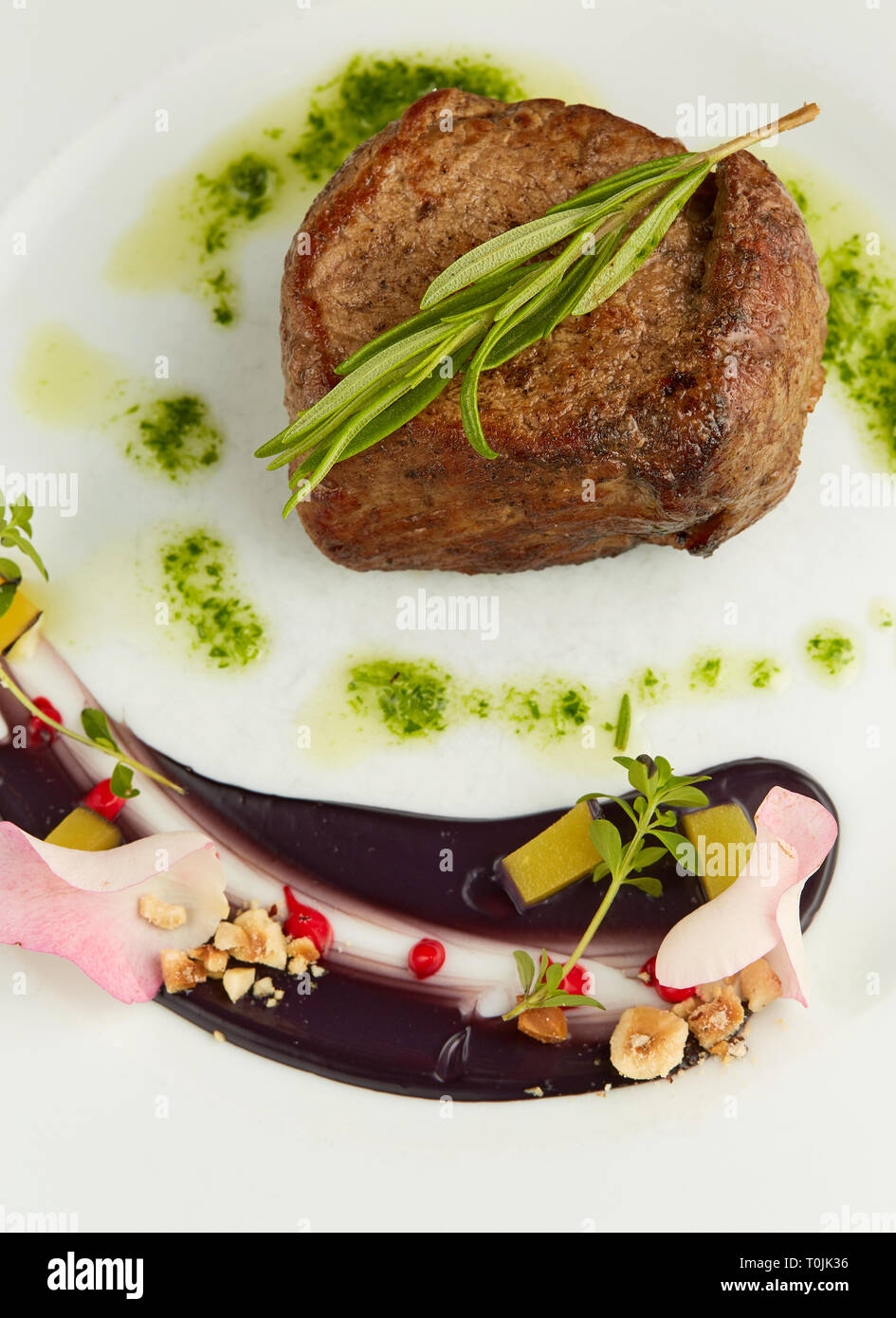 Cooking seasoned fillet beef hi-res stock photography and images - Alamy