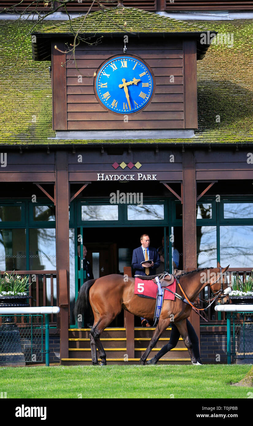 Haydock racecourse hi-res stock photography and images - Alamy