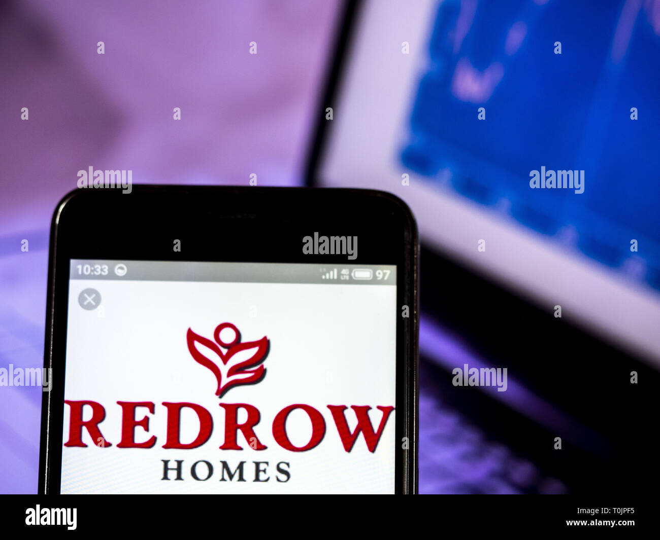 Redrow logo hi-res stock photography and images - Alamy