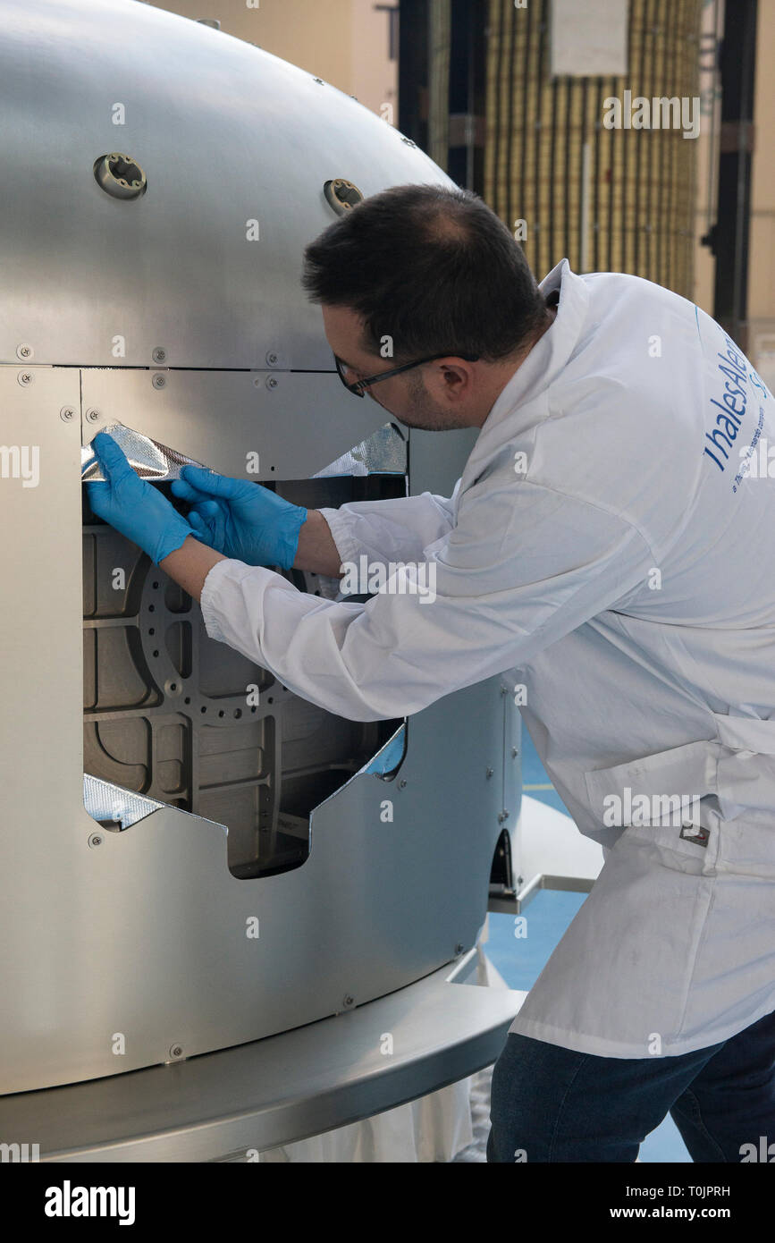 Airlock hi-res stock photography and images - Alamy