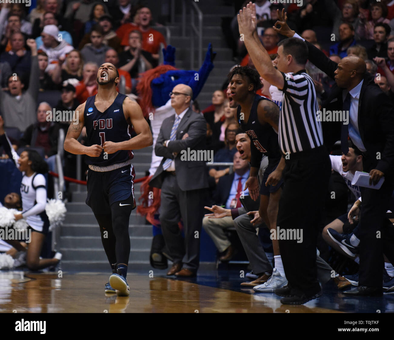 Ncaabasketball hi-res stock photography and images - Alamy