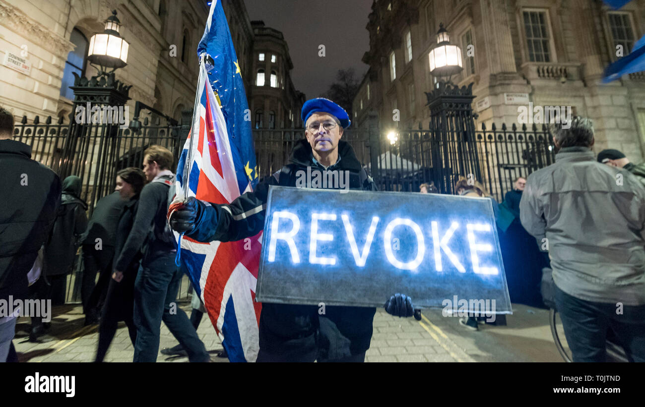 Number 10 downing street inside hi-res stock photography and images - Alamy