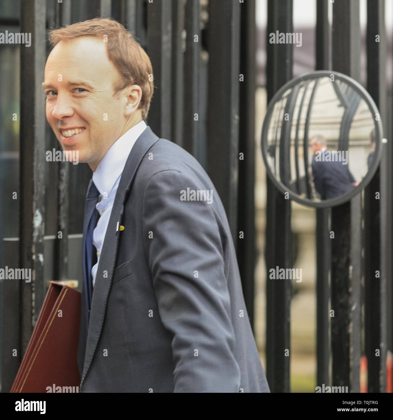 Matt hancock mp hi-res stock photography and images - Alamy