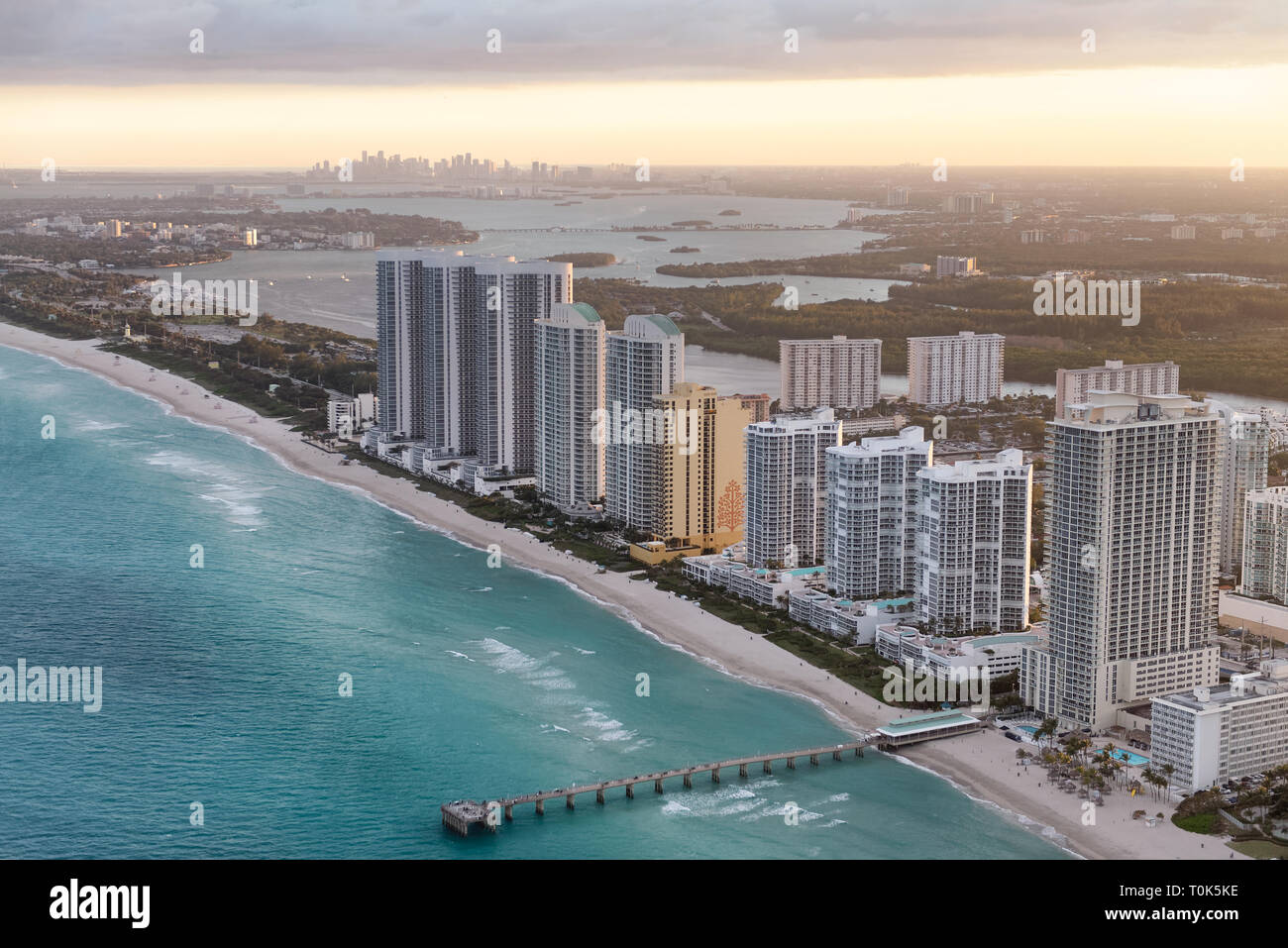 Miami helicopter hi-res stock photography and images - Alamy