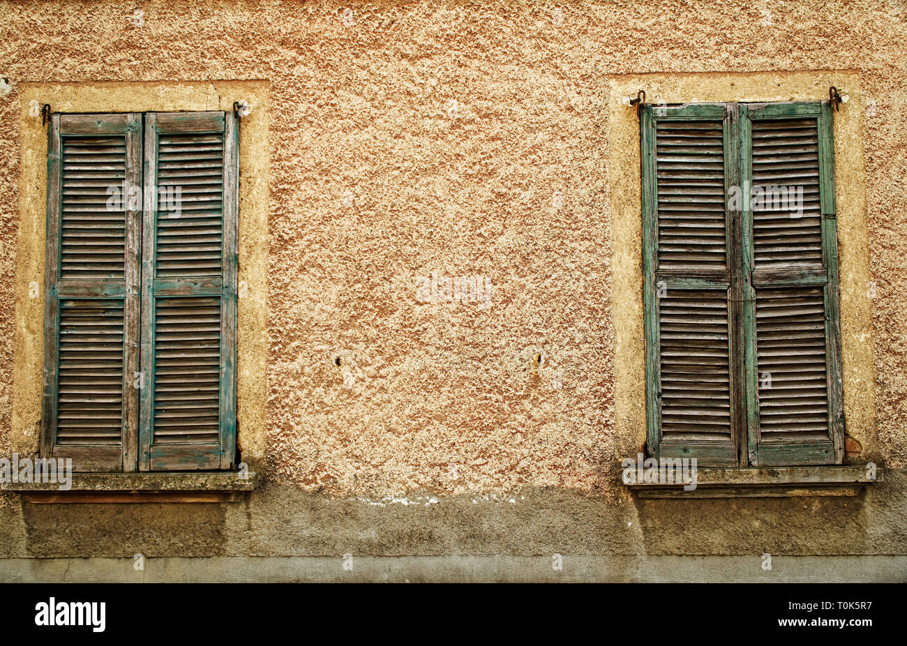 Old wooden mansion window shutter hi-res stock photography and images ...