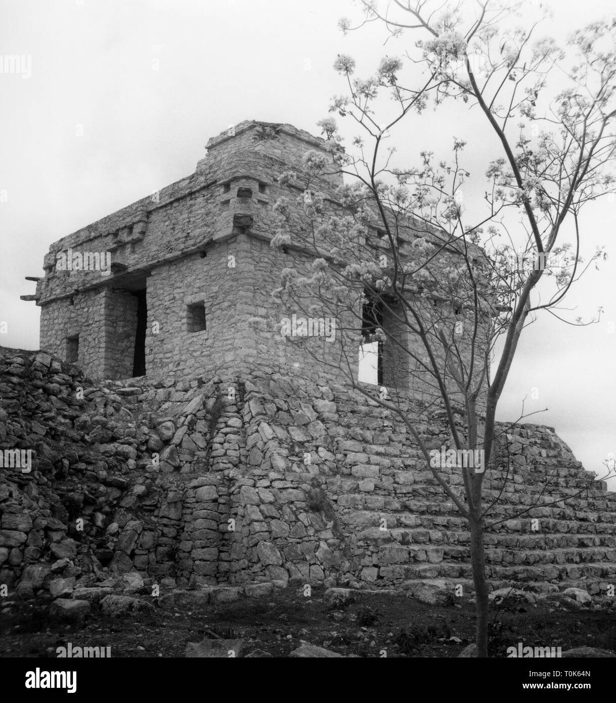 geography / travel, Mexico, cities, Dzibilchaltun, Maya town, pyramid ...