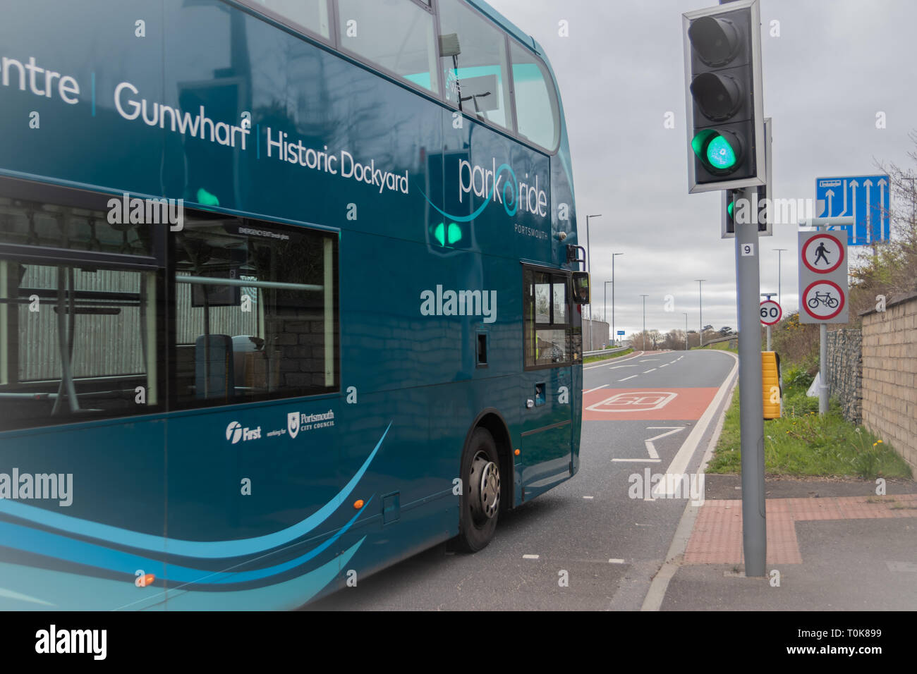 Portsmouth park and ride buse passing traffic lights and entering the ...
