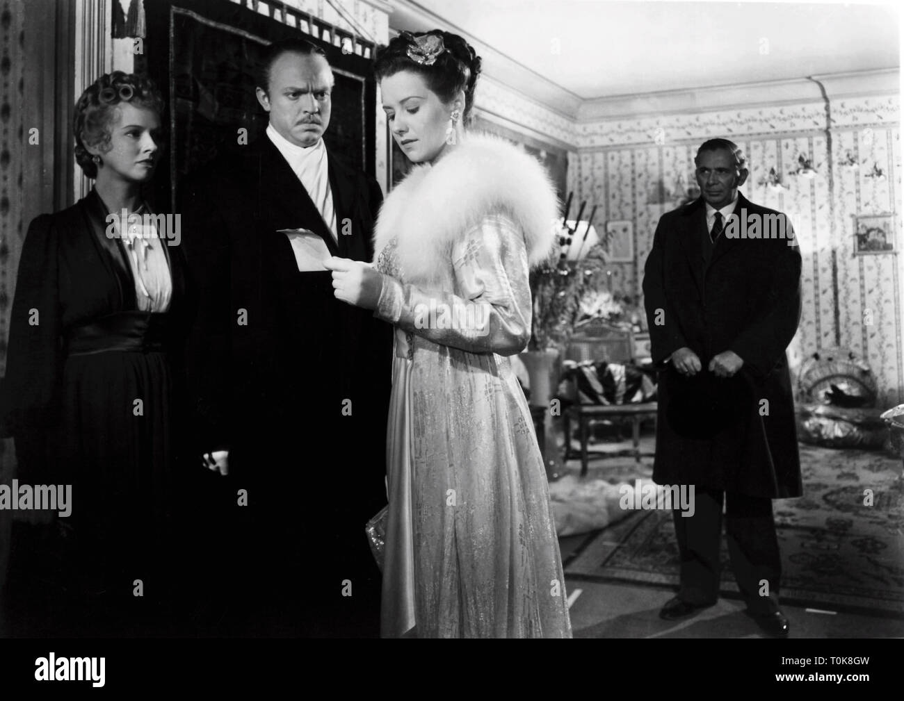 CITIZEN KANE, DOROTHY COMINGORE, ORSON WELLES, RUTH WARRICK , RAY ...