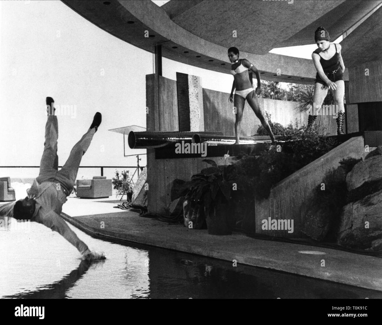 Diamonds Are Forever 1971 Black and White Stock Photos & Images - Alamy