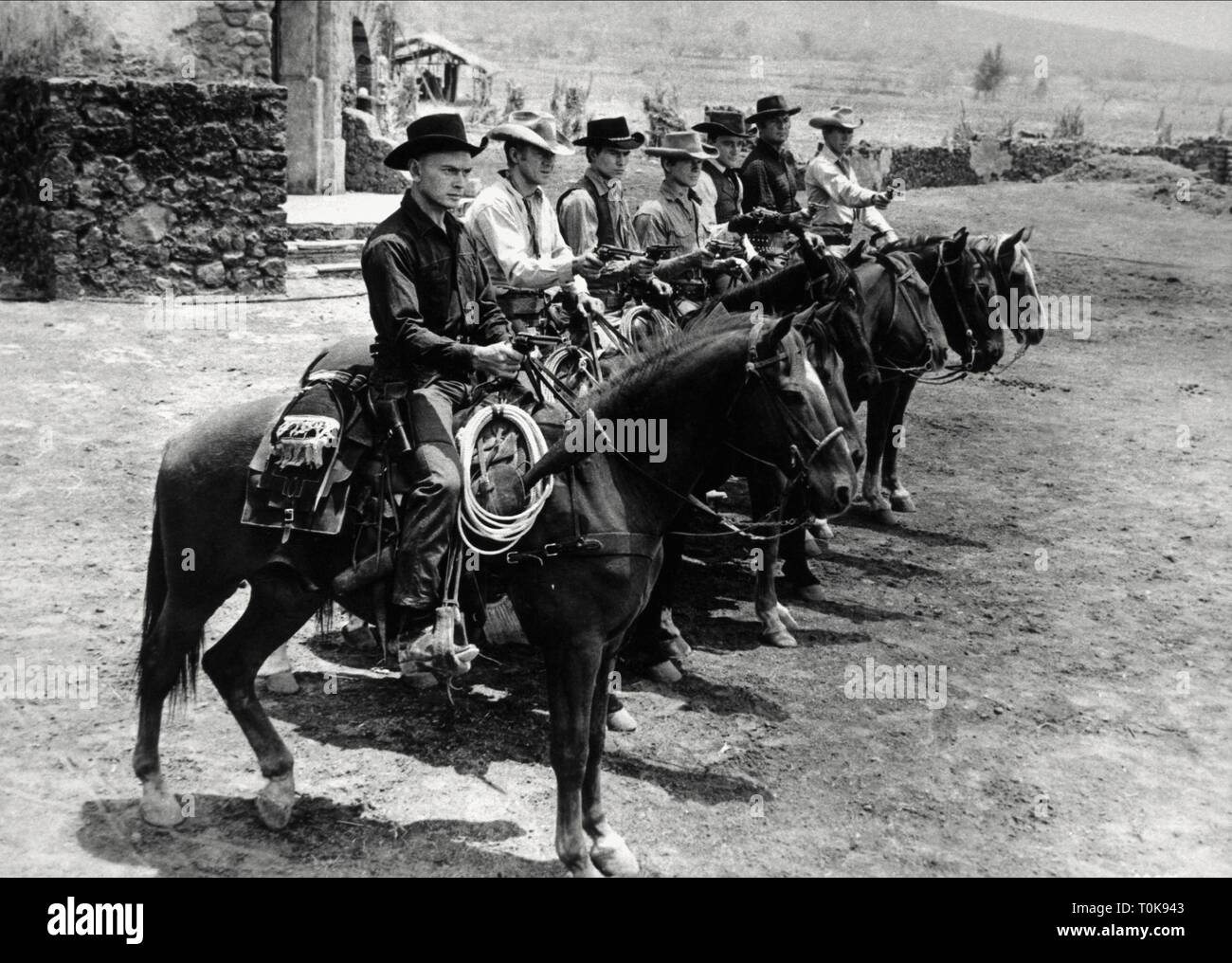 Brad dexter magnificent hi-res stock photography and images - Alamy