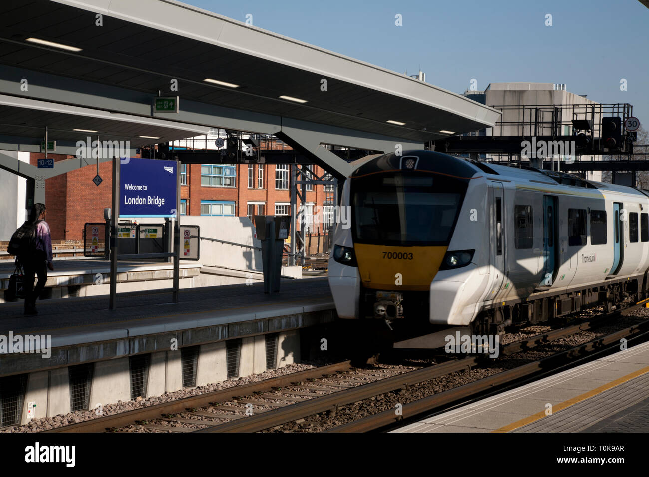 passengers, platforms and train london bridge station london england ...